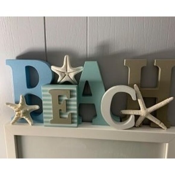 Accents | New Wooden Beach Word Sign With Trio Of Loose Starfish ...